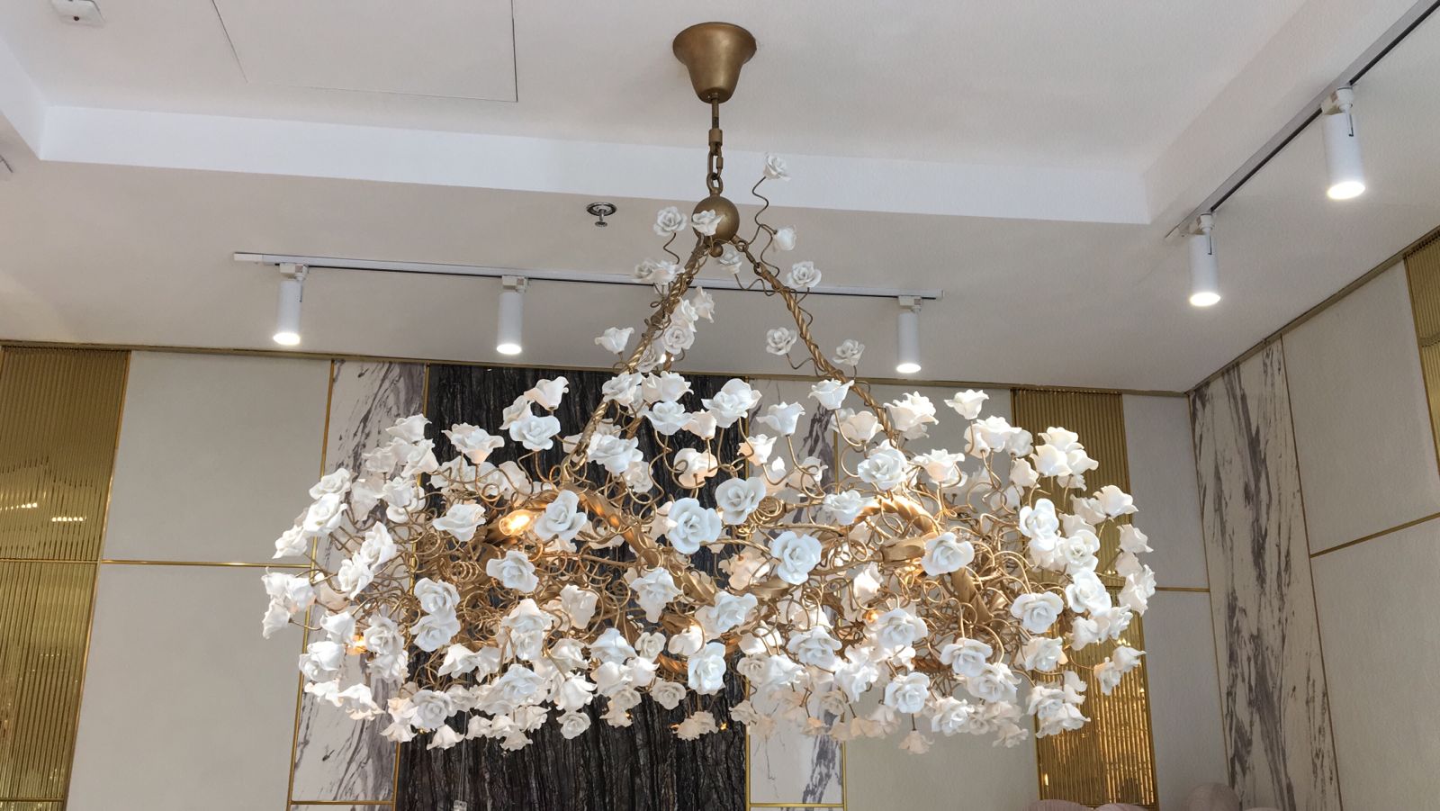 Luxury White Flower Chandelier ⋆ Emirates Home